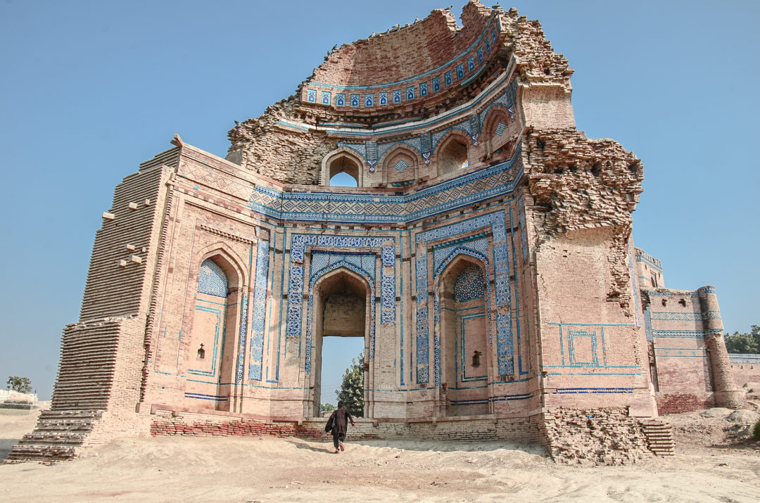 Castles & Sufi Shrines of the Cholistan Desert, Pakistan | Venture The ...