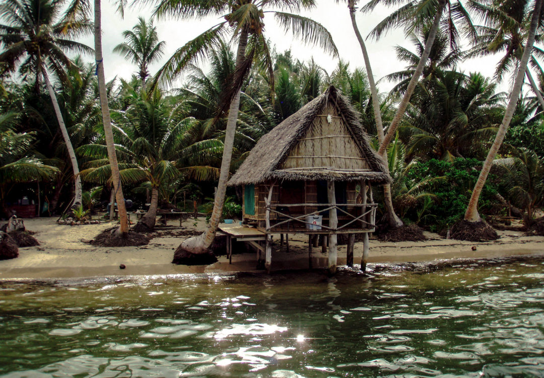 One of the Last Traditional Islands in Oceania with Giant Manta Rays ...